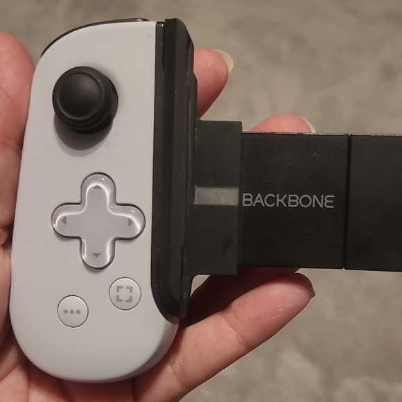 Backbone | Cell Phones & Accessories | Backbone White Gaming Controller ...